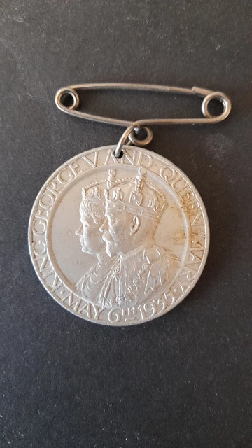 ORIGINAL KING GEORGE V Queen Mary 1935 Silver Jubilee Medal Pin Badge ...