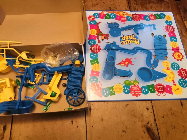 VINTAGE MOUSE TRAP Board Game 1999 Hasbro MB Games traditional family ...