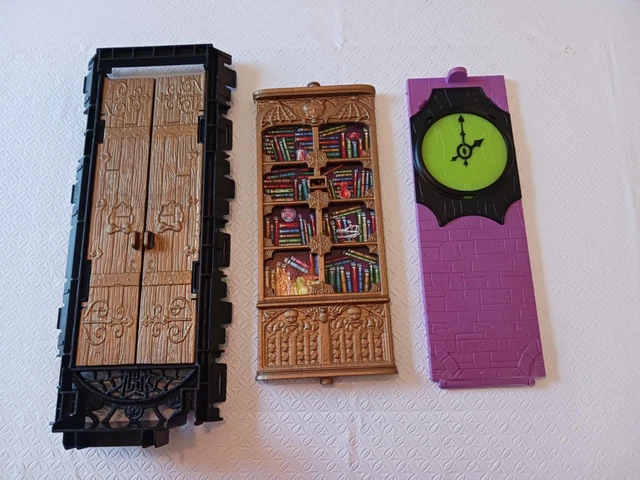 MONSTER HIGH DEADLUXE School Replacement Pieces Clock Tower /Gold Doors ...