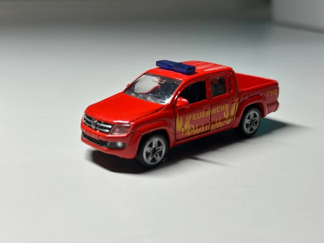 SIKU VW AMAROK TDI Feuerwehr 1443 Einsatzfahrzeug Modell Auto Spielzeug Kinder EUR 4,50 ...