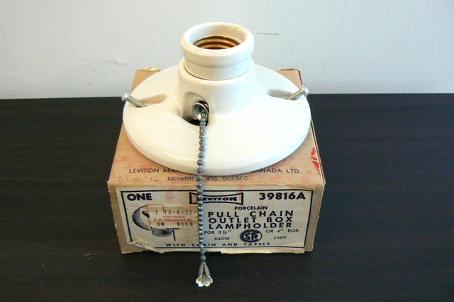 NOS VINTAGE LEVITON Porcelain Pull Chain Outlet Box Lampholder 39816A ...
