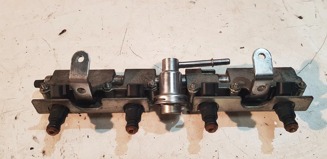 MINI (BMW) ONE Cooper R52 R50 R53 Injectors And Injector Rail 1521390 £ ...