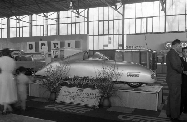 GOLIATH THREE WHEELED record breaking vehicle 1953 Advertising Motor ...