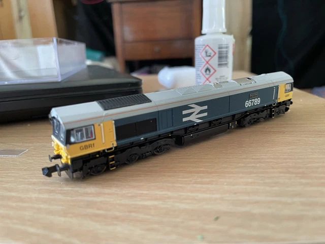 N GAUGE DIESEL Locomotive £82.01 - PicClick UK