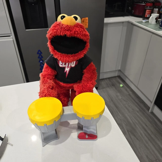 ELMO ROCKS WITH Drums Hasbro Sesame Street 2010 Singing & Musical Toy ...