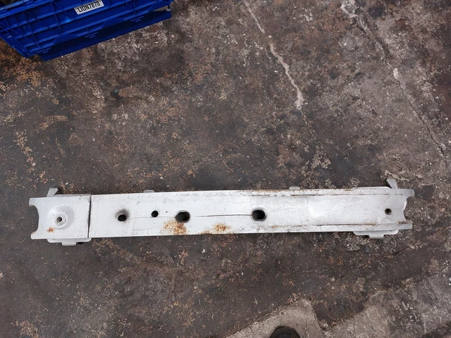 FORD FOCUS MK1 Front Bumper Reinforcer Crash Support Bar Moondust ...