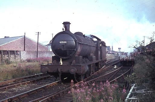 ORIGINAL COLOUR SLIDE of 63344 ER Q6 class steam loco £24.00 - PicClick UK
