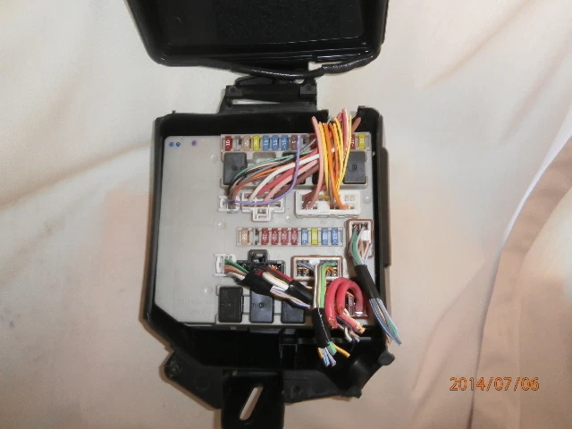RENAULT CLIO MK3+MODUS 2005-2012 Engine Bay Fuse Box UPC, Virginised ...