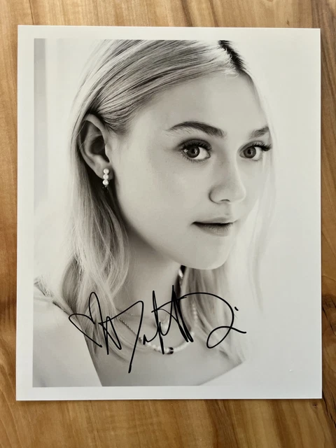 DAKOTA FANNING 20X25 cm Signiertes Foto I Autogramm / Autograph [FG ...