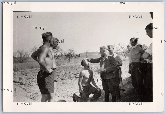 LUFTWAFFE SOLDATEN HALBNACKT bei unbekanntem Ritual - Wehrmacht - WK2 ...