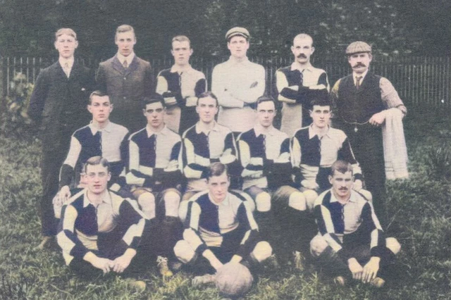 DARLINGTON FOOTBALL TEAM Photo>1904-05 Season £3.50 - PicClick UK