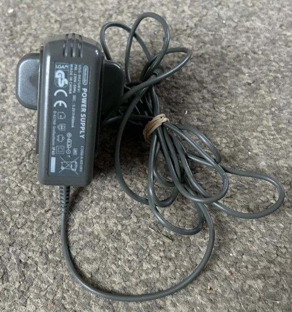 OFFICIAL NINTENDO DS Lite 3 Pin Plug UK Mains Charger Lead - Free UK ...