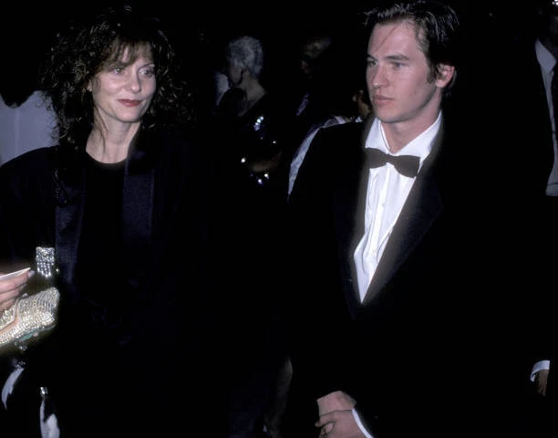 ACTRESS LESLEY ANN Warren and actor Val Kilmer attend the Joh- 1986 Old ...