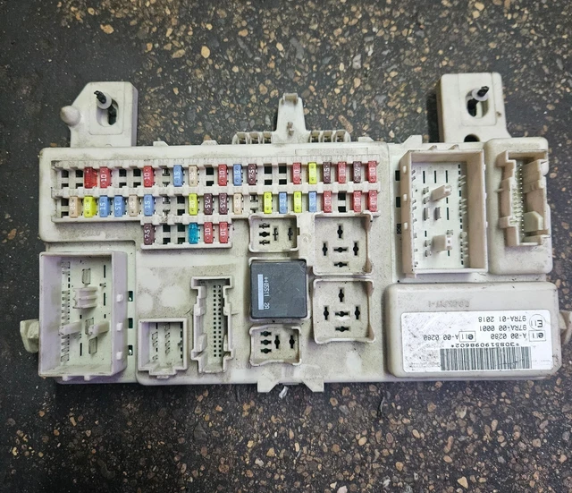 FORD FOCUS MK2 Bcm Body Control Fuse Box Module 4M5T14A073Bg £37.00 ...