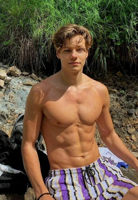 Shirtless Male Muscular Hot Hunk Beefcake Shaggy Hair Beach Dude Photo