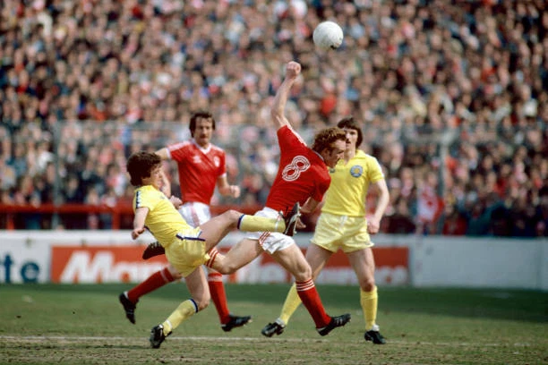LEEDS UNITED BRIAN Flynn clears from Nottingham Forest Ian Bowyer - Old ...