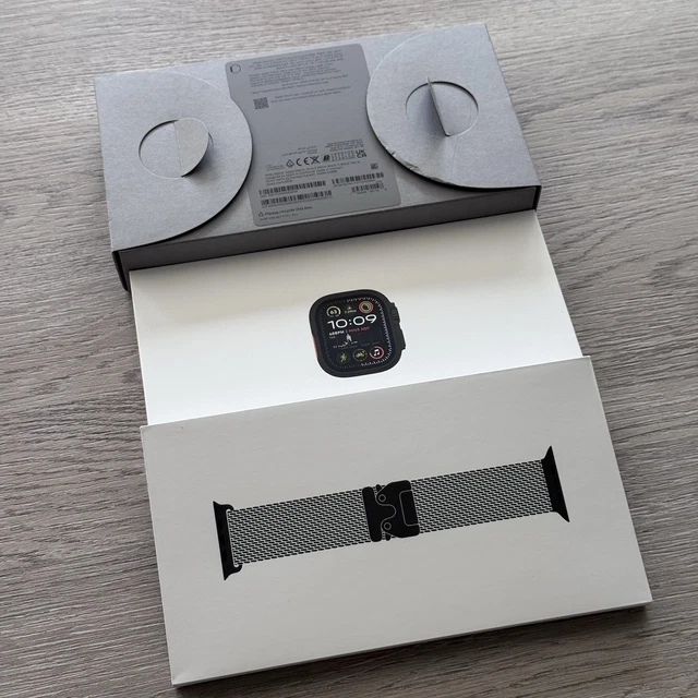 APPLE WATCH ULTRA 2 (49mm Titanium) Black Milanese Strap Excellent ...