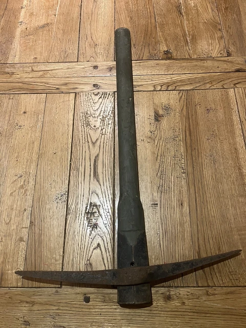 EX MOD /|\ Vintage British Military Short 26” Inch Infantry Pick Axe £ ...