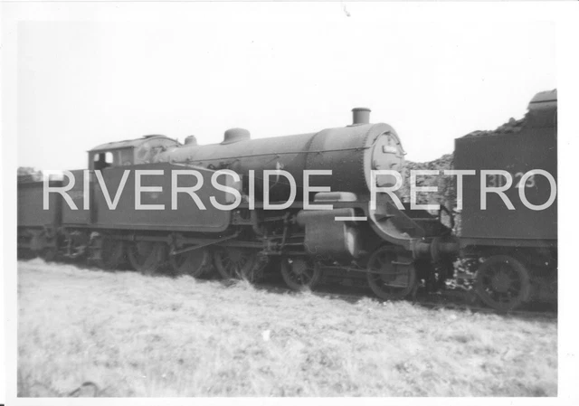 PHOTO RAILWAY CLASS G16 30494 Steam Loco Awaiting Scrapping Feltham ...
