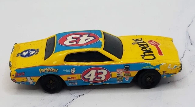 HOT WHEELS '74 Dodge Charger #43 Cheerios Salute to Richard Petty EUR 4 ...