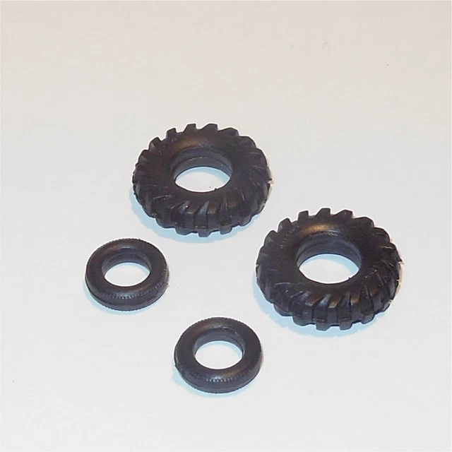 Matchbox King Size K 9b Claas Combine Harvester Set Of 4 Black Tyres