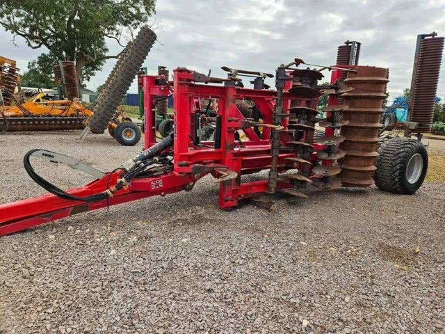 SUMO TRIO 4 metre Hyd Folding Trailed Sumo Trio with Hyd Auto-Reset ...