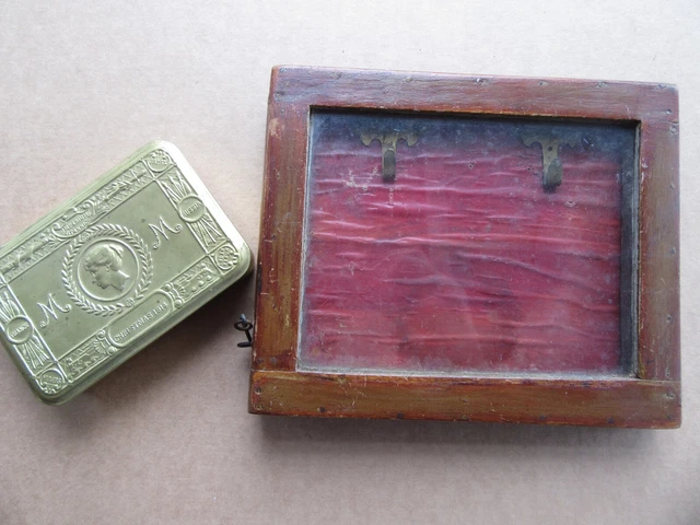 QUEEN MARY TIN & Medal display case, WW1, World War 1 period. £31.00 ...