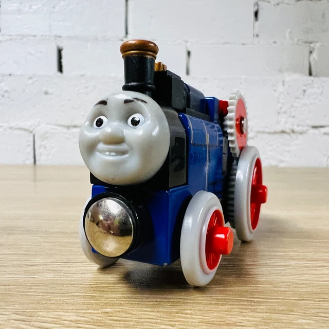FERGUS - THOMAS the Tank Engine & Friends Wooden Railway Magnet Trains ...