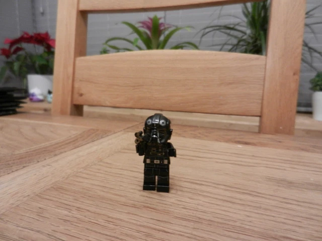 LEGO STAR WARS IMPERIAL CRAVATTA DA COMBATTIMENTO STRIKER PILOTA PILOTA ...