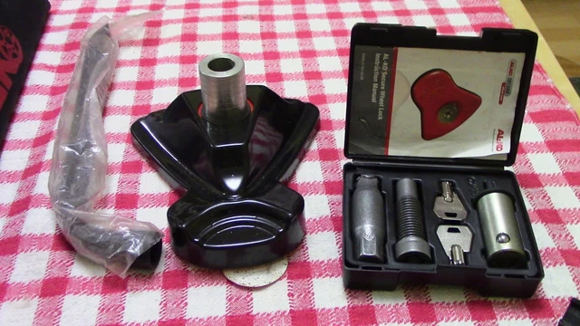 AL-KO SECURE CARAVAN Wheel Lock Kit 33 complete with registration card ...