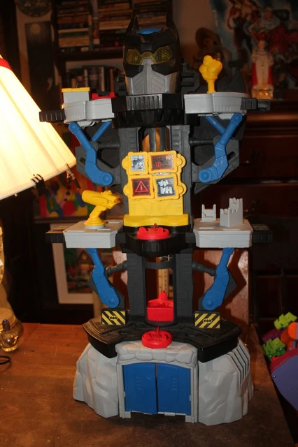 FISHER-PRICE IMAGINEXT SUPER Friends DC Transforming Batcave Batman ...