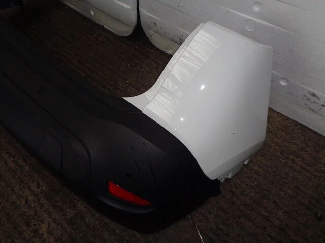 VAUXHALL CROSSLAND X Rear Bumper/Parking Sensors GAZ/40R Summit White ...