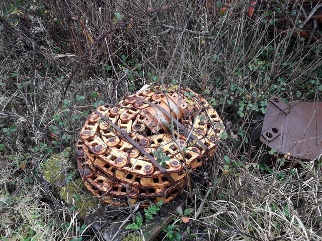 MASSEY FERGUSON MF 200 Crawler Loader Track Chain and Idler £250.00 ...