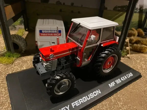 REP513 REPLICAGRI MASSEY Ferguson 188 4WD Tractor CAB Boxed 1:32 scale ...