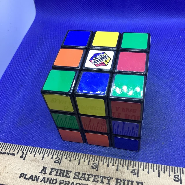 RUBIK'S CUBE THE Original 3x3 Rubiks Cube Toy Puzzle Spin Master Games ...