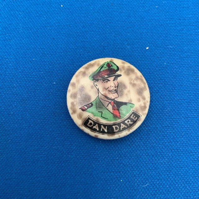 VINTAGE DAN DARE Badge 1950’s Original £9.95 - PicClick UK