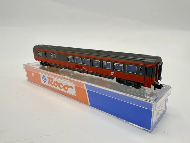 ROCO 24343 N Gauge ÖBB Restaurant Car, boxed, (Eurofima), type WRmz # ...