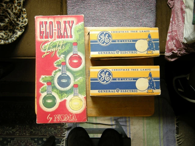 VINTAGE GLO-RAY LIGHTS - Noma C7 Box Set + 39 Extra Bulbs (Boxed) $500. ...