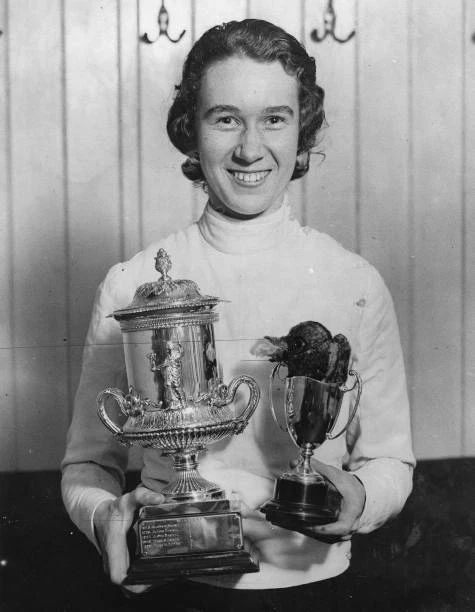 THE BRITISH FENCER Judy Guinness with the Debrez Cup Bertrandss Fe- Old ...
