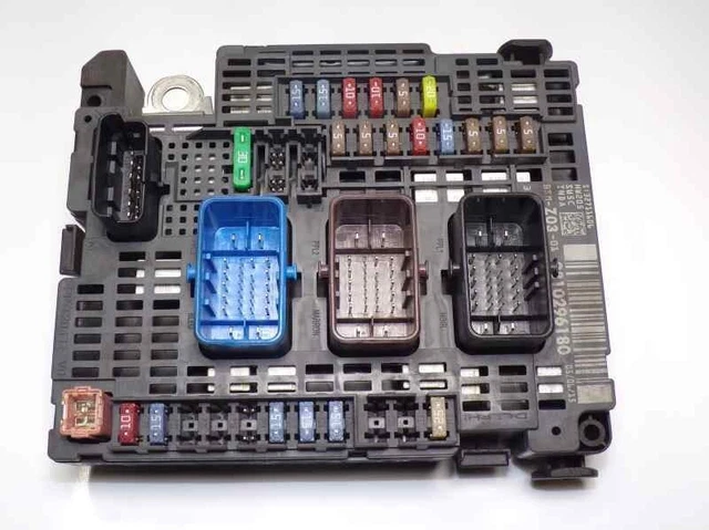 9810296180 CAJA RELES / Fusibles / 9810296180 / 16925936 Para Citroën ...