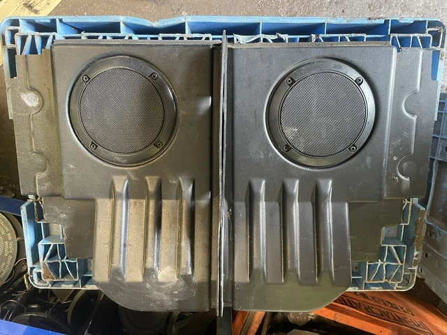 LAND ROVER DEFENDER 90/110/130 tdi/td5/Tdci Puma Rear Speaker £80.00 ...