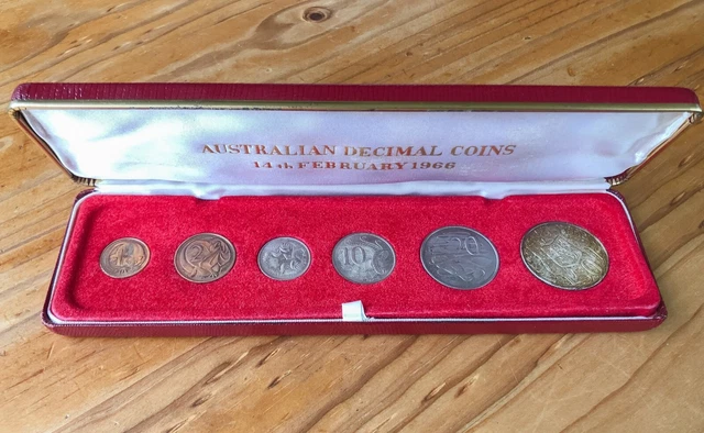 1966 AUSTRALIAN DECIMAL Coins Set Red Display Case 14th February $500. ...