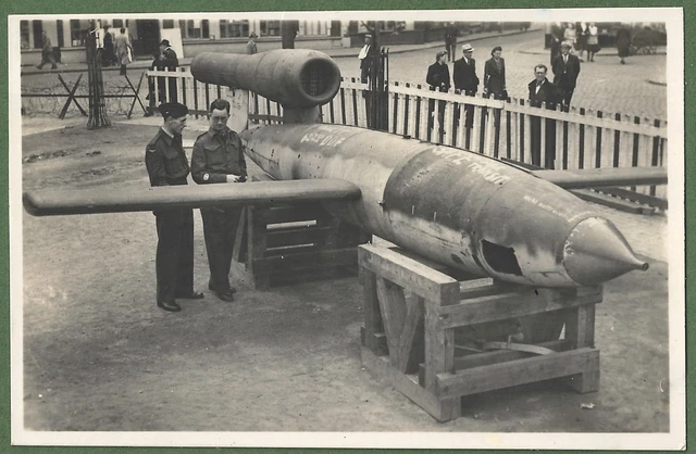 WW2 GERMAN V1 Rocket Missile, On Display in Holland c1946. Super ...