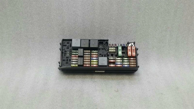 MERCEDES ML W164 Fuse Box A1645400272 Sicherungskasten EUR 40,00 ...