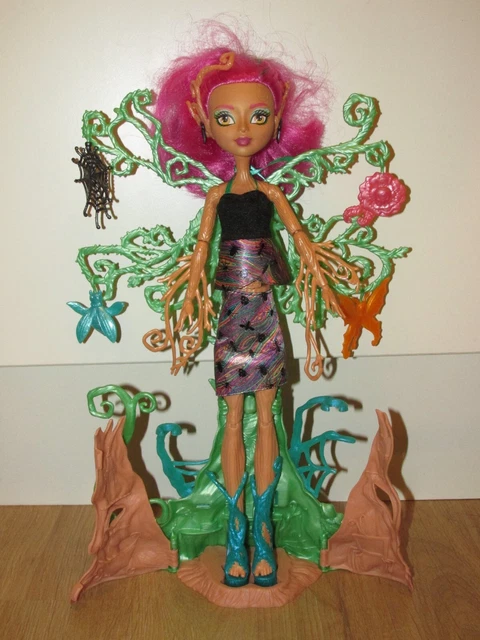 MONSTER HIGH GARDEN Ghouls Treesa Thornwillow Tree 14" Doll With ...