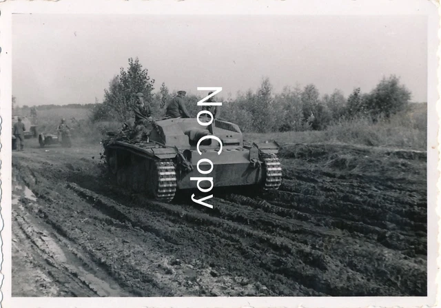 FOTO: WW2 MILITARY – Wehrmacht-Sturmgeschütz-Panzer im Vormarsch ...