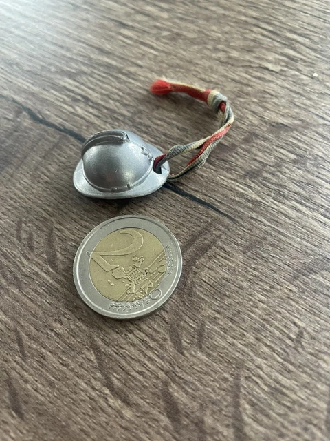 ANCIENNE BRELOQUE MILITAIRE casque miniature Adrian WW1 EUR 15,00 ...