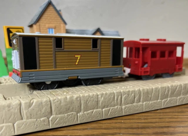 THOMAS & FRIENDS TrackMaster Toby Tram Engine Red Brake Van Motorized ...