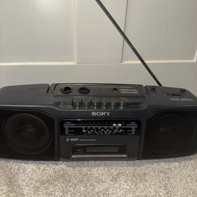 SONY CFS-200L CASSETTE DECK RADIO - RETRO BOOMBOX TAPE PLAYER Seen ...