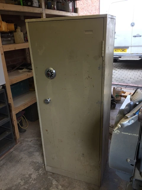 SECURITY CABINET / Safe/ Chubb Manifoil Lock. £70.00 - PicClick UK